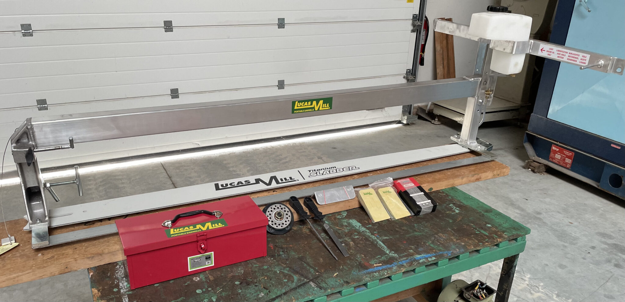 Slabber Lucas Mill pour coupe de plateaux de très grande largeur.